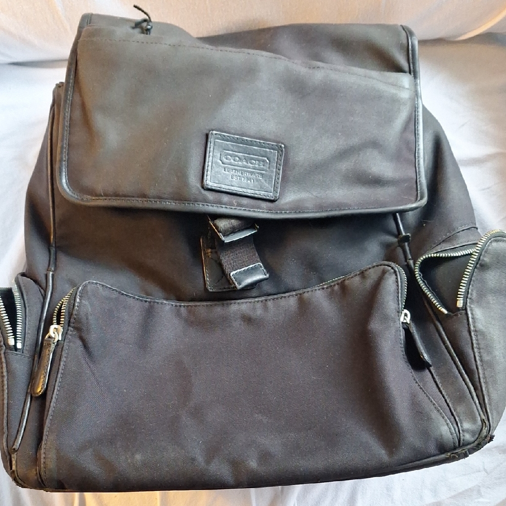 Coach Black Backpack With Classic Design - Gem